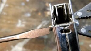 How to Unjam a Staple Gun (Arrow T50, Heavy Duty, Hammer Stapler ...