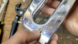 How to Unjam a Staple Gun (Arrow T50, Heavy Duty, Hammer Stapler ...