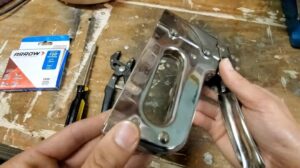 How to Unjam a Staple Gun (Arrow T50, Heavy Duty, Hammer Stapler ...